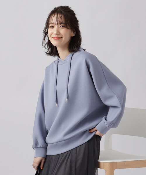 DRESKIP（ドレスキップ）の「【高レビュー】大人のきれいめカジュアルに なめらかタッチ もちさら抜け襟トップス（スウェット）」 - WEAR