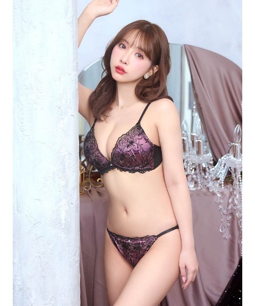 DRW（ドロー）の「グロッシー ジュエル フラワー ブラジャー & Tバック ショーツ セット（ブラ&ショーツ）」 - WEAR