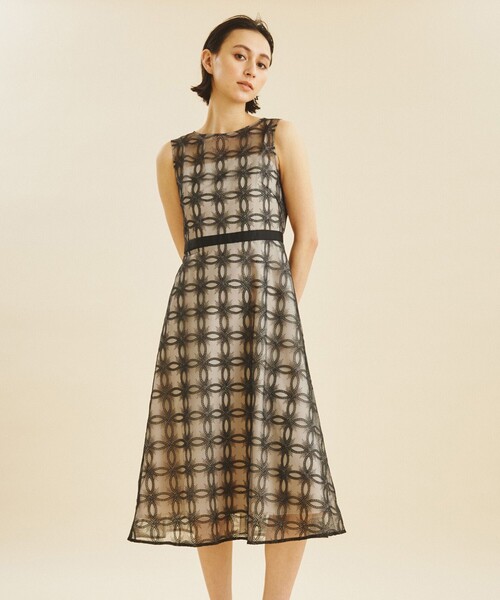 GRACE CONTINENTAL（グレースコンチネンタル）の「シャイニーembドレス（ドレス）」 - WEAR