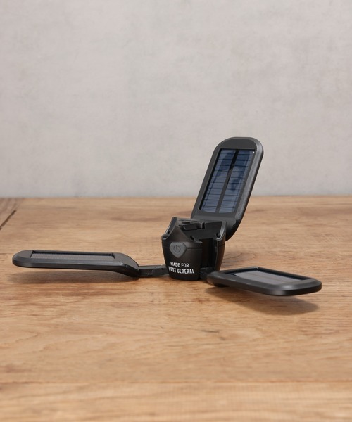 POST GENERAL（ポストジェネラル）の「POST GENERAL トリパネルソーラーチャージ LEDライト（アウトドアグッズ）」 - WEAR