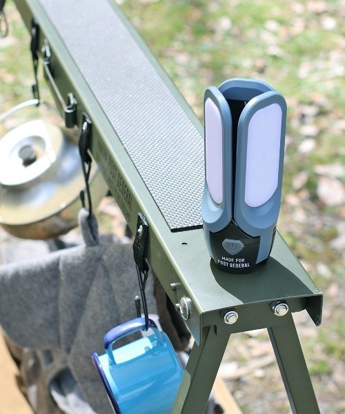 POST GENERAL（ポストジェネラル）の「POST GENERAL トリパネルソーラーチャージ LEDライト（アウトドアグッズ）」 - WEAR