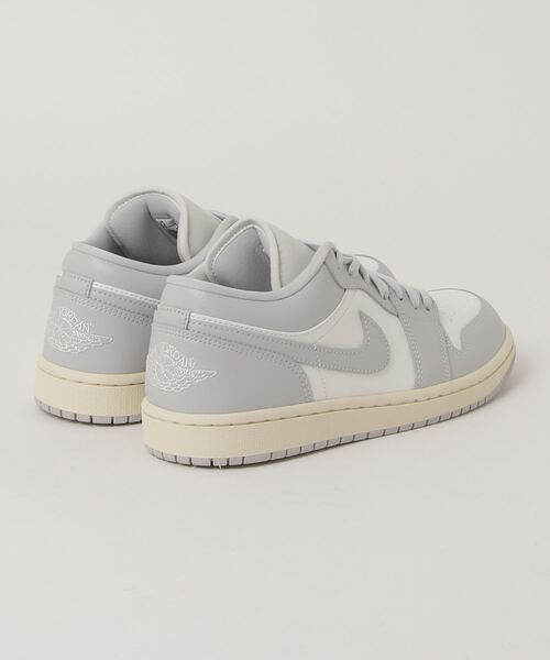 JORDAN BRAND（ジョーダンブランド）の「NIKE WMNS AIR JORDAN 1 LOW DC0774-103（スニーカー ...