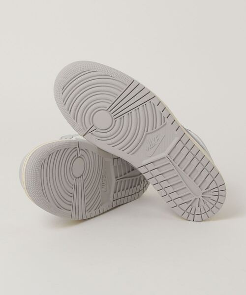 JORDAN BRAND（ジョーダンブランド）の「NIKE WMNS AIR JORDAN 1 LOW DC0774-103（スニーカー ...