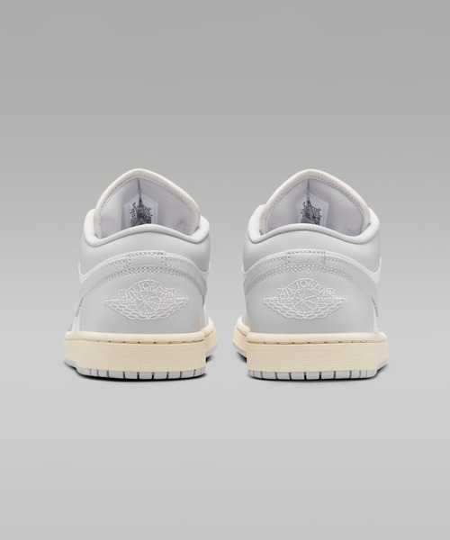 JORDAN BRAND（ジョーダンブランド）の「NIKE WMNS AIR JORDAN 1 LOW DC0774-103（スニーカー ...