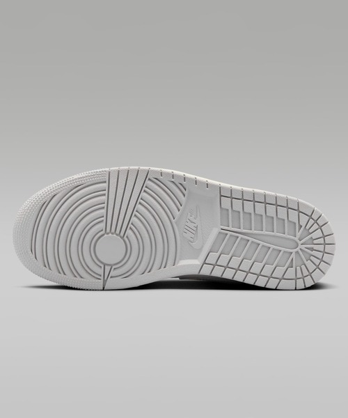 JORDAN BRAND（ジョーダンブランド）の「NIKE WMNS AIR JORDAN 1 LOW DC0774-103（スニーカー ...