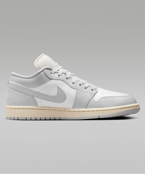 JORDAN BRAND（ジョーダンブランド）の「NIKE WMNS AIR JORDAN 1 LOW DC0774-103（スニーカー ...