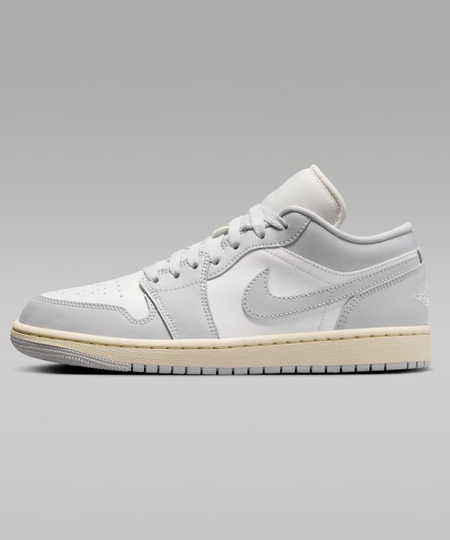 JORDAN BRAND（ジョーダンブランド）の「NIKE WMNS AIR JORDAN 1 LOW DC0774-103（スニーカー ...
