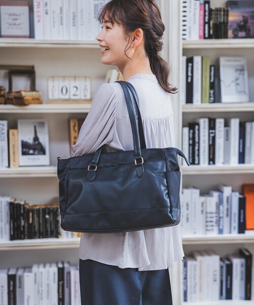 ITS'DEMO（イッツデモ）の「【2WAY／9ポケット】人間工学コンビA4トート（トートバッグ）」 - WEAR
