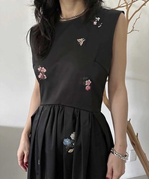 Ameri（アメリ）の「KEITAMARUYAMA × AMERI EMBROIDERY DRESS（ワンピース）」 - WEAR