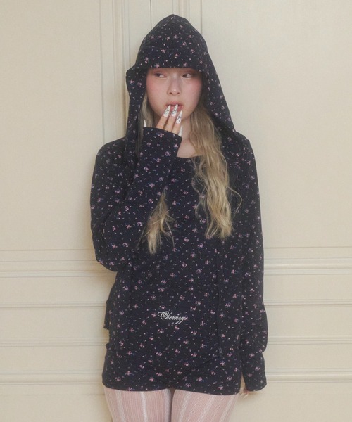 chernyy（チェルニー）の「chernyy floral hoodie / 小花柄バック刺繍ロゴフーディー（パーカー）」 - WEAR