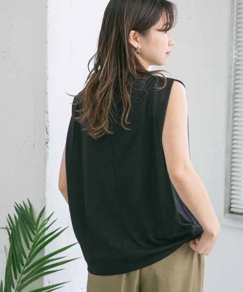 KBF（ケイビーエフ）の「『UR TECH ひやサラクール』ショルダータックカットソー（Tシャツ/カットソー）」 - WEAR