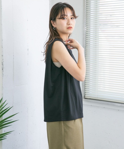 KBF（ケイビーエフ）の「『UR TECH ひやサラクール』ショルダータックカットソー（Tシャツ/カットソー）」 - WEAR