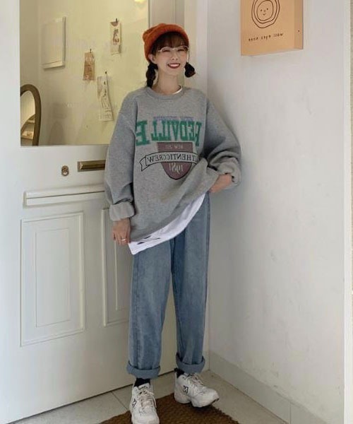 BASQUE magenta（バスクマゼンタ）の「REDVILLE LOGO CREW NECK SWEAT SHIRTS /ビッグシルエット ...