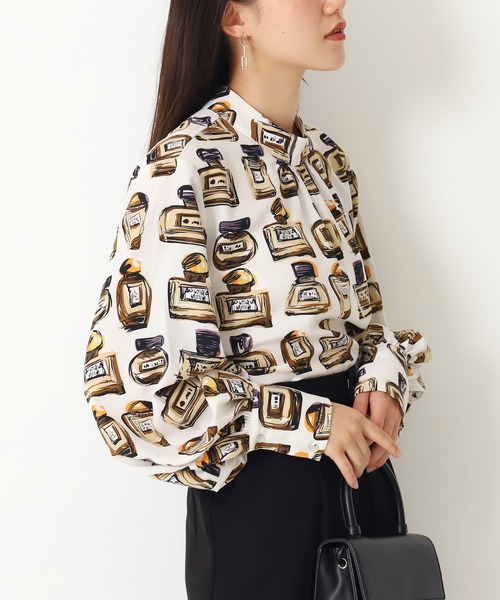 Alluge（アルージュ）の「Perfumeプリントブラウス（シャツ/ブラウス）」 - WEAR