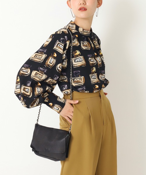 Alluge（アルージュ）の「Perfumeプリントブラウス（シャツ/ブラウス）」 - WEAR