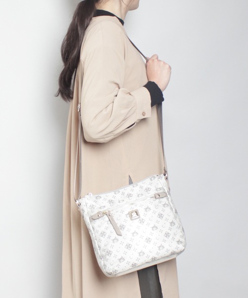 わちふぃーるど（ワチフィールド）の「【わちふぃーるど】WACHIFIELD 猫のダヤン 軽撥水加工 ショルダーバッグ ハンドバッグ WTSK-03（ショルダーバッグ）」 - WEAR