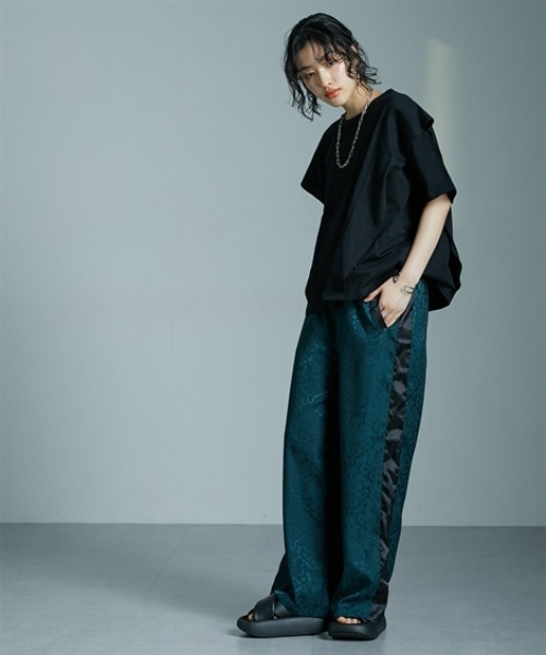 Soiunique（スワユニーク）の「綿100％ラッフルショルダーゆったりサイズTシャツ [Soiunique]（Tシャツ/カットソー）」 - WEAR