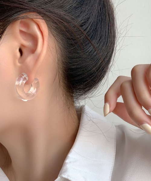 yu-ka（ユーカ）の「YU-KA : アクリルクリアカラーピアス / ACRYLIC CLEAR COLOR PIERCE（ピアス（両耳用））」 - WEAR