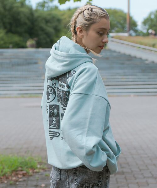 SEQUENZ（シークエンズ）の「【SEQUENZ】 NAVAL EXCLUSIVE COLLAGE P/K / パーカー ストリート ワンポイント グラフィック（パーカー）」 - WEAR