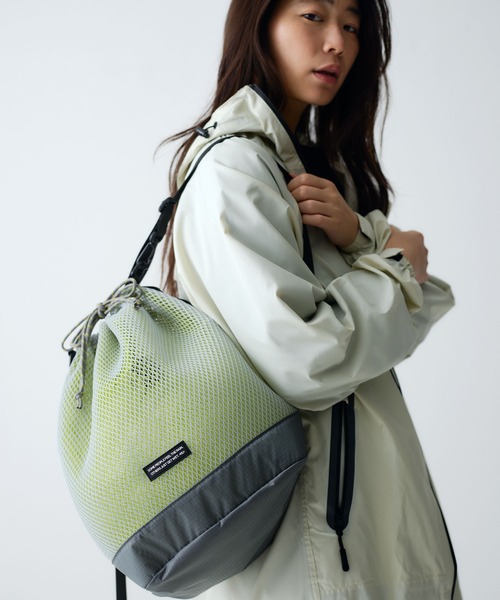 2WAY ダブルメッシュドローストリングショルダー（15L）（ショルダーバッグ）｜KiU（キウ）のファッション通販 - ZOZOTOWN