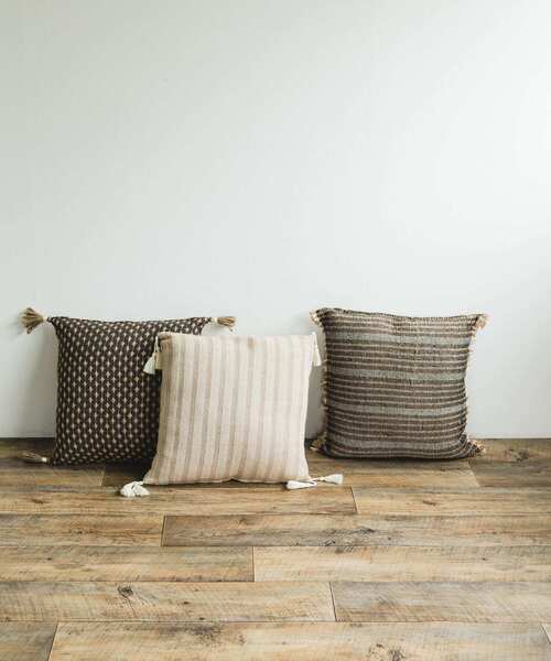 URBAN RESEARCH DOORS（アーバンリサーチドアーズ）の「『WEB限定』MORIYOSHI クッションカバー(中材込み)（クッション/クッションカバー）」 - WEAR