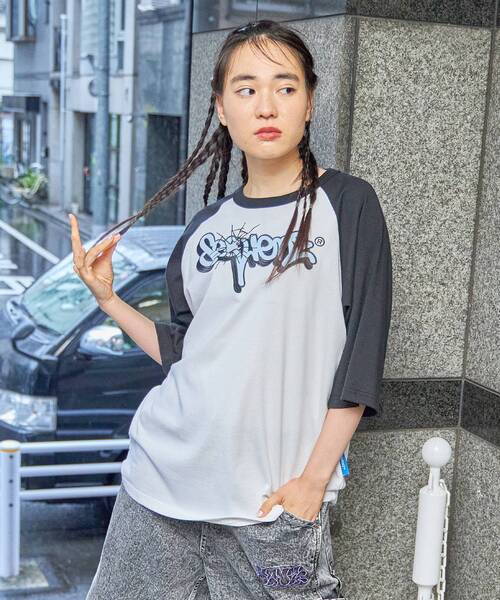 SEQUENZ（シークエンズ）の「【SEQUENZ（シークエンズ）】BRAKE LOGO RAGLAN S/S TEE / 半袖 ラグラン Tシャツ 配色 刺繍 ワッペン ロゴ ブロークコア ...