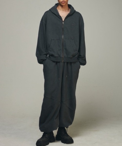 BLR BLUER（ビーエルアールブラー）の「【BLR BLUER】Dyed Circle Logo Over-fit Armor Sweat ...