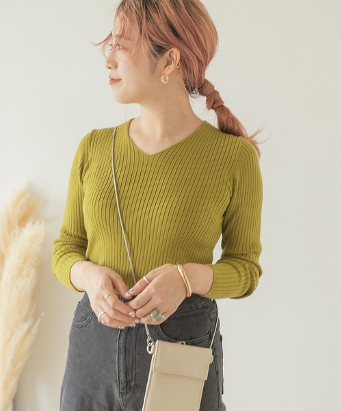 ITEMS URBANRESEARCH（アイテムズ アーバンリサーチ）の「モチモチリブVネックニット（ニット/セーター）」 - WEAR