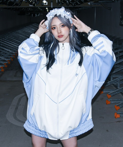 REFLEM（レフレム）の「『REFLEM/レフレム』BIGアーチ切替ハイネックジャージパーカー（パーカー）」 - WEAR