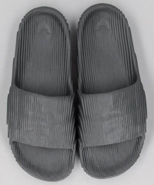 adidas（アディダス）の「限定展開 adidas/アディダス ADILETTE 22 SLIDE / アディレッタ 22 スライドサンダル ...