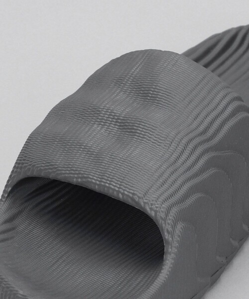 adidas（アディダス）の「限定展開 adidas/アディダス ADILETTE 22 SLIDE / アディレッタ 22 スライドサンダル ...