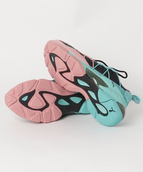 PUMA（プーマ）の「PUMA プーマ LQD セル オメガ マンガ カルト スニーカー / PUMA LQD CELL OMEGA ...