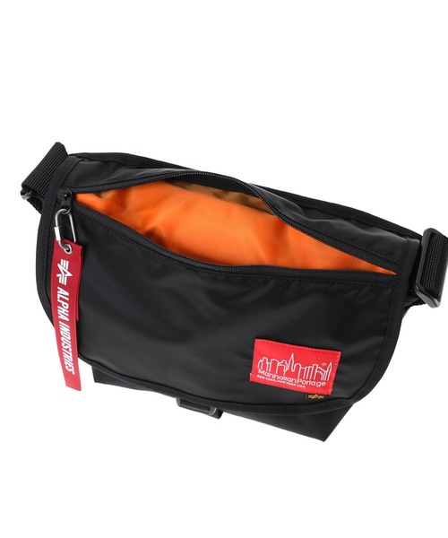 Manhattan Portage（マンハッタンポーテージ）の「Nylon Messenger Bag JR Flap Zipper ...