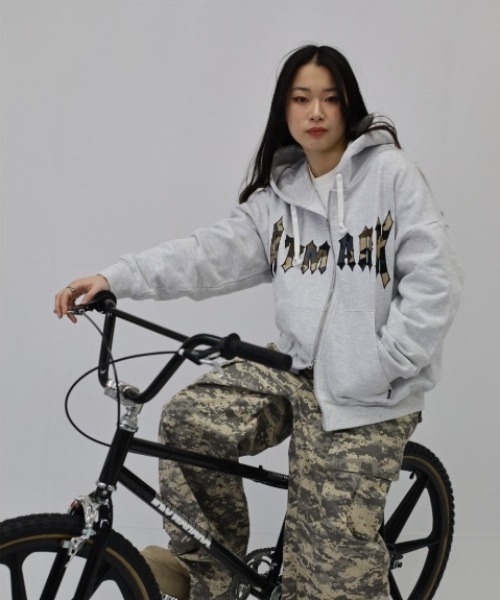 ATMARK（アットマーク）の「《2サイズ展開 / UNISEX 》ATMARKロゴ スウェット フルジップパーカー（パーカー）」 - WEAR