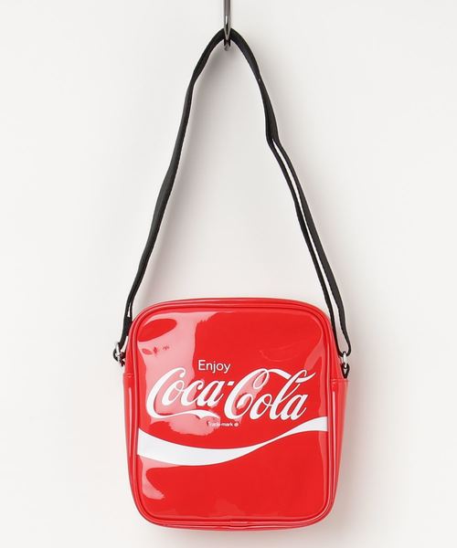 Coca Cola（コカコーラ）の「KOL ME BABY(コルミーベイビー）KOL ME BABY コカ・コーラエナメルサコッシュ ...