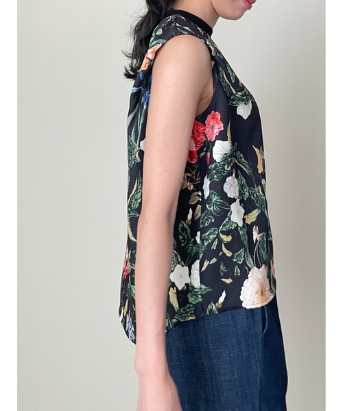 Titilate Valet（ティティレートヴァレット）の「フラワープリントBACKZIPノースリーブTOPS（Tシャツ/カットソー）」 - WEAR