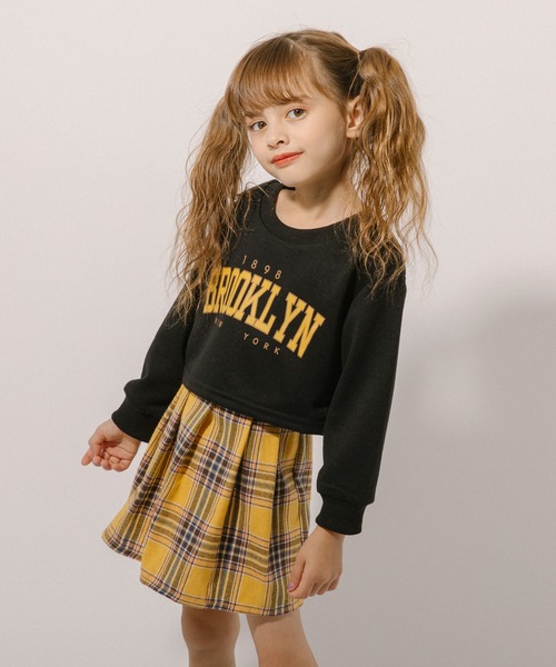 URBAN CHERRY（アーバンチェリー）の「ロゴクロップドトレーナー＋チェックプリーツスカート（スウェット）」 - WEAR