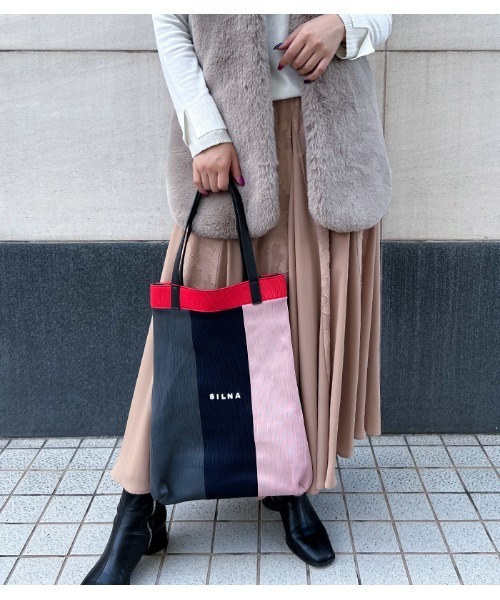 SILNA minacolo（シルナミナコロ）の「【SILNA minacolo/シルナ ミナコロ】配色ニットトートバッグ（トートバッグ ...