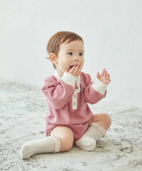 pairmanon（ペアマノン）の「ワッフル 配色ヘンリーネック ロンパース（ロンパース）」 - WEAR