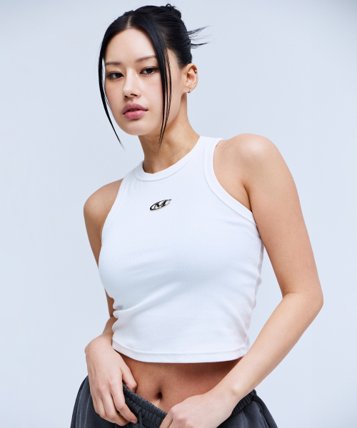 MIHAK（ミハク）の「Metal Logo Crop Sleeveless (WHITE)（Tシャツ/カットソー）」 - WEAR
