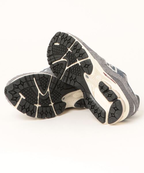 M2002REL 2002R（スニーカー）｜New Balance（ニューバランス）のファッション通販 - ZOZOTOWN