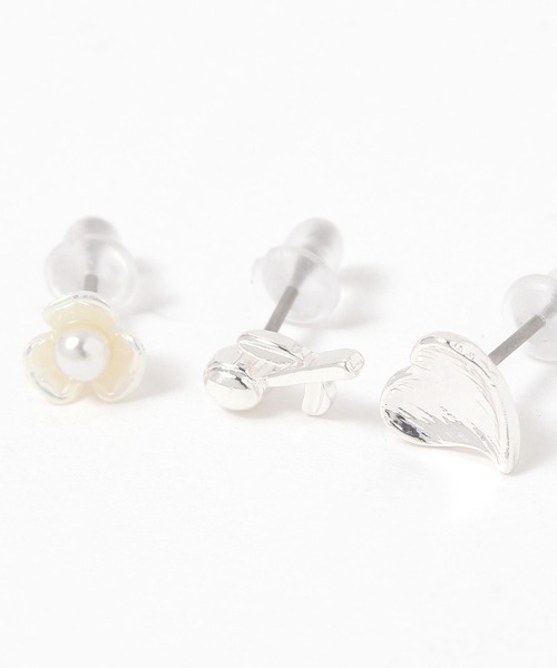 tiny tiny（ティニーティニー）の「ローズ3SETピアス[tiny tiny(ティニーティニー)]（ピアス（両耳用））」 - WEAR