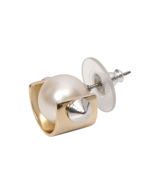 AMERI（アメリ）の「STUDS PLATE PEAL PIERCE（ピアス（両耳用））」 - WEAR