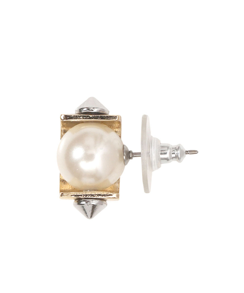 AMERI（アメリ）の「STUDS PLATE PEAL PIERCE（ピアス（両耳用））」 - WEAR