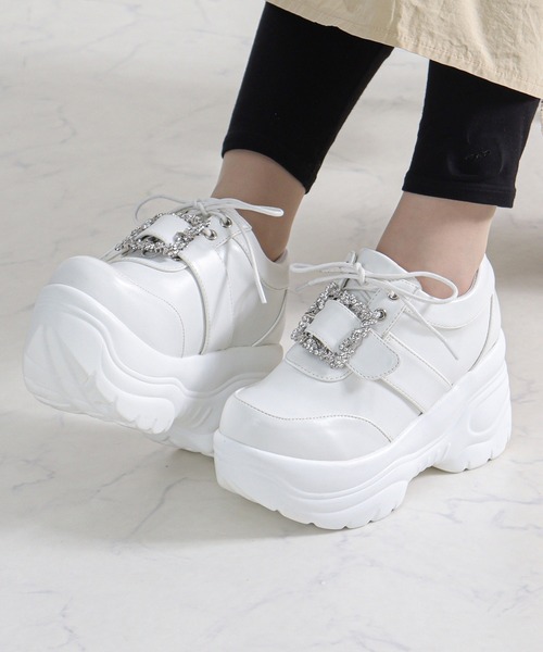 【セール】軽量厚底 ビジューバックルスニーカー（スニーカー）｜LOVEHUNTER（ラブハンター）のファッション通販 - ZOZOTOWN