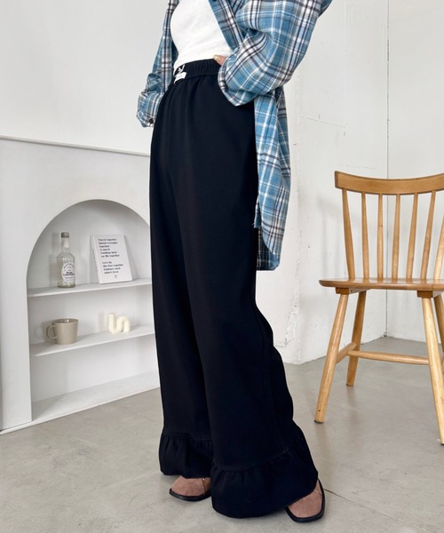 SOLLON.（ソルロン）の「ワンポイントロゴ裾フリルパンツ（スウェットパンツ）」 - WEAR