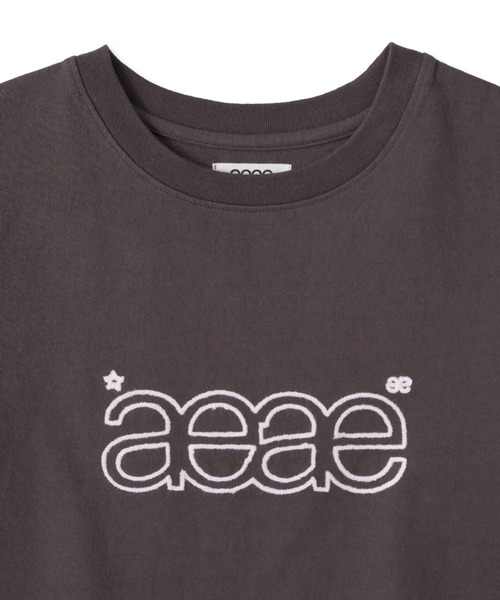 aeae（エーイーエーイー）の「AEAE STITCH LOGO CROP T-SHIRTS（Tシャツ/カットソー）」 - WEAR