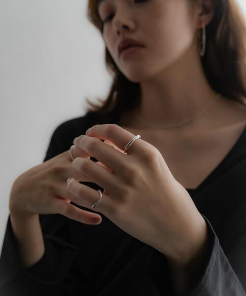 SMELLY（スメリー）の「SMELLY so’ overlap curve ring（リング）」 - WEAR