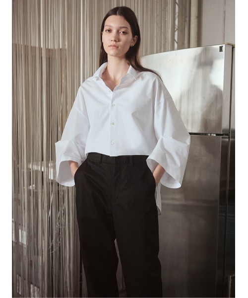 SOFTHYPHEN（ソフトハイフン）の「TUCKED SLEEVE PULLED BACK COLLAR SHIRT（シャツ/ブラウス）」 - WEAR