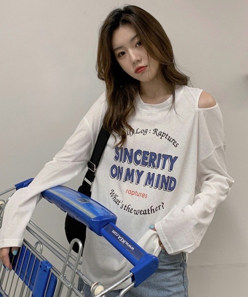 ALTROSE（アルトローズ）の「肩見せ ロンT カットプリント カットソー（Tシャツ/カットソー）」 - WEAR